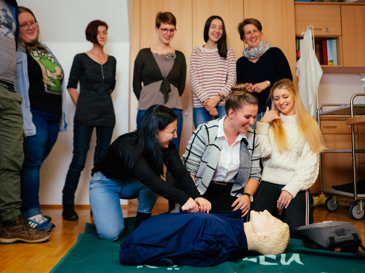 Ausbildung mit Job-Garantie und Sinn: Caritas Kärnten